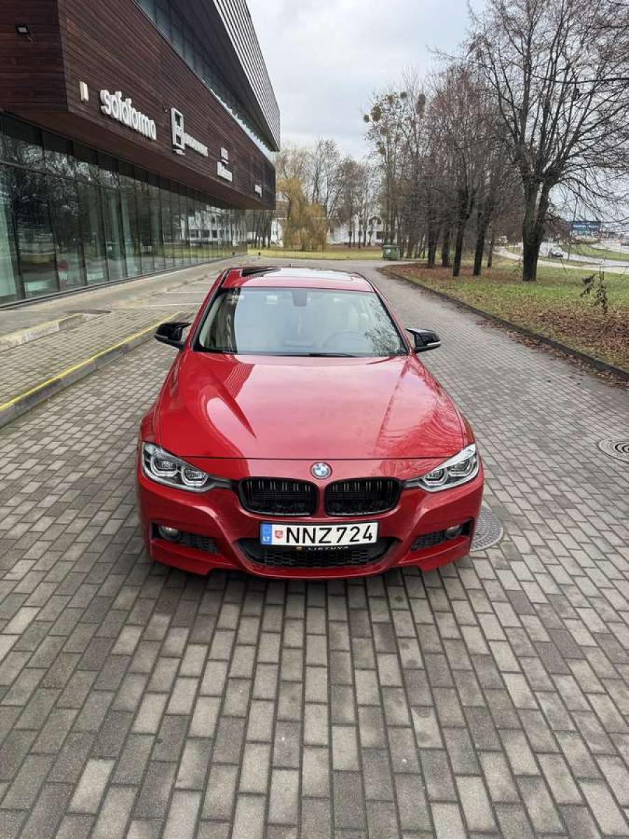 Red BMW 328 2013 in Kaunas, with an engine capacity of 2.00 L and mileage of 315 thousand km for 9500 €, photo 3 on AUTOMOTO.COM.LV