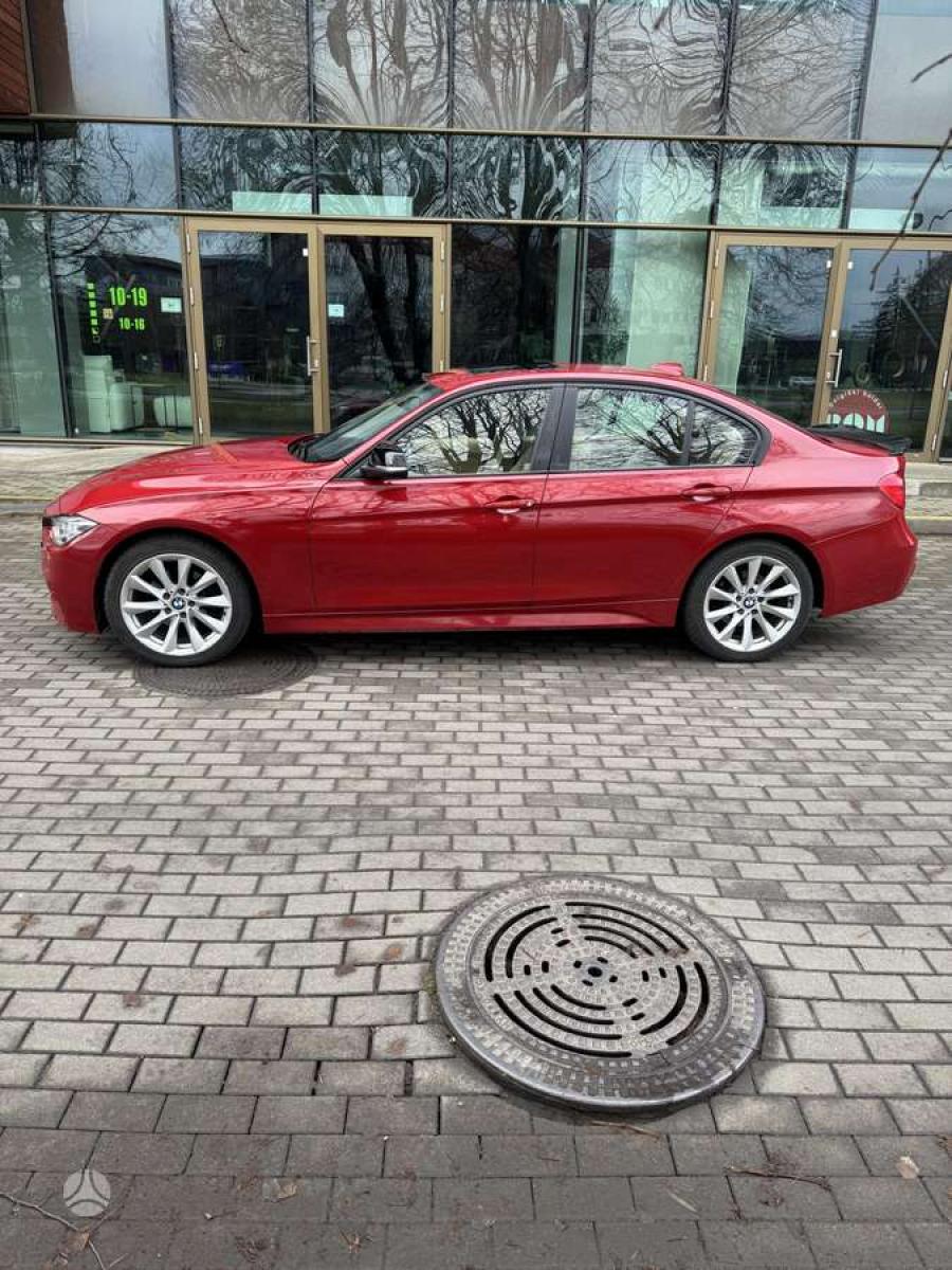 Red BMW 328 2013 in Kaunas, with an engine capacity of 2.00 L and mileage of 315 thousand km for 9500 €, photo 4 on AUTOMOTO.COM.LV