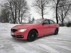 Sarkans BMW 328 2013 Viļņa, ar dzinēja tilpumu 2.00 L un nobraukumu 195 tūkst. km par 7700 €, foto  vietnē AUTOMOTO.COM.LV
