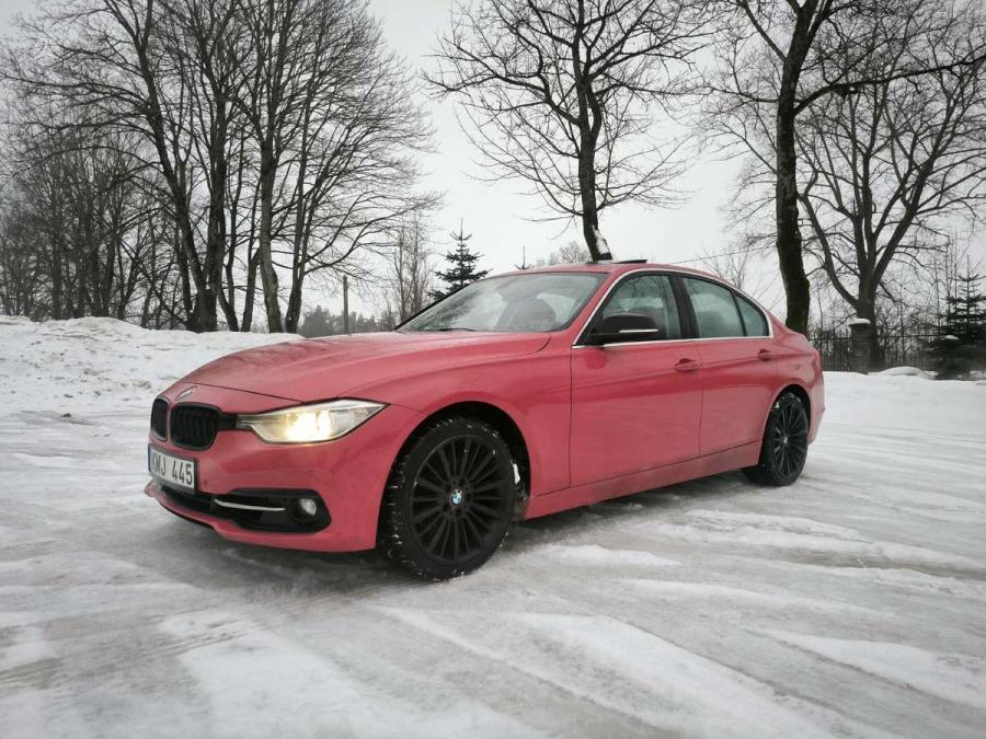 Red BMW 328 2013 in Vilnius, with an engine capacity of 2.00 L and mileage of 195 thousand km for 7700 €, photo 1 on AUTOMOTO.COM.LV