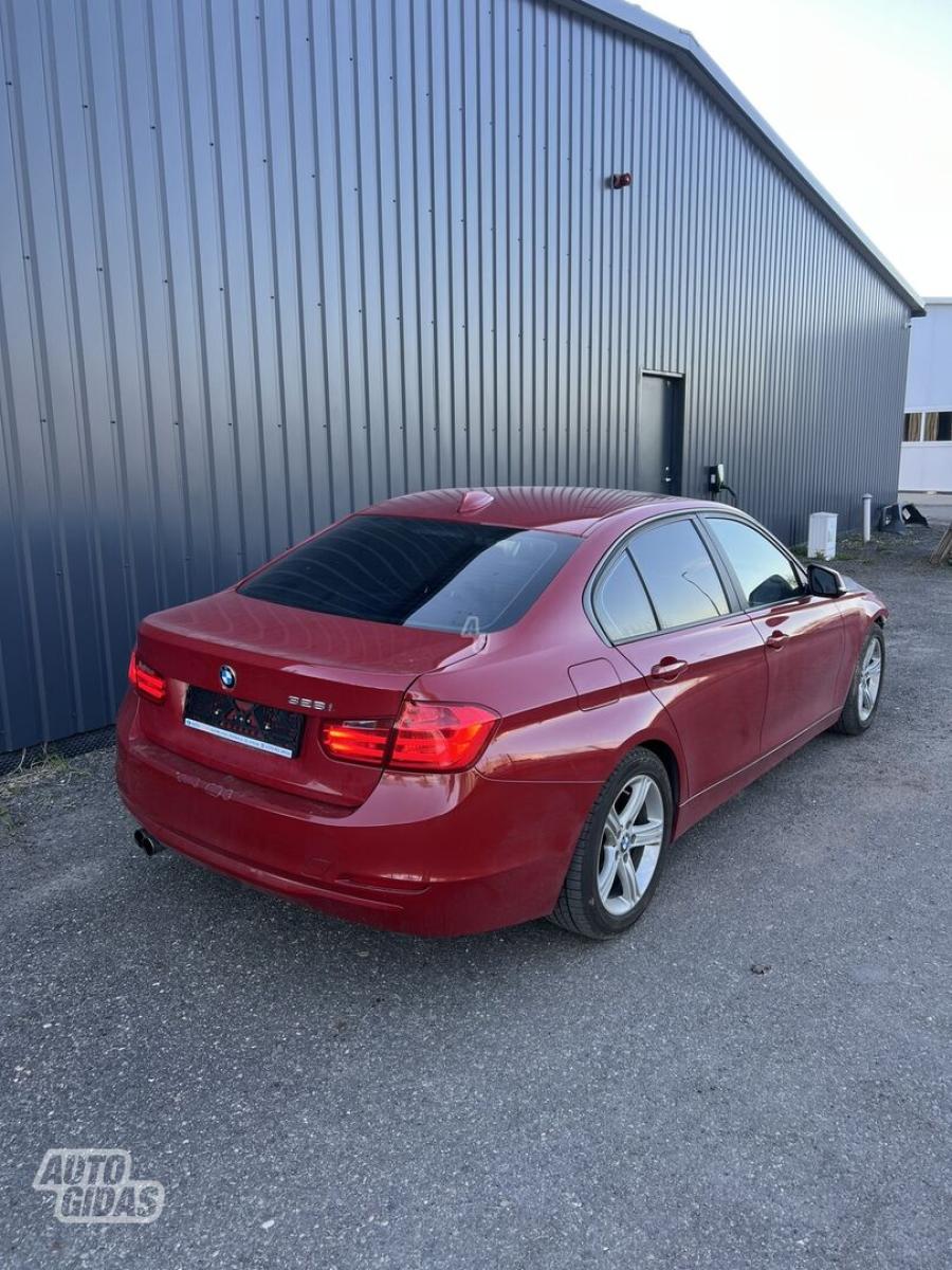 Red BMW 328 2013 in Vilnius, with an engine capacity of 2.00 L and mileage of 154 thousand km for 5950 €, photo 7 on AUTOMOTO.COM.LV