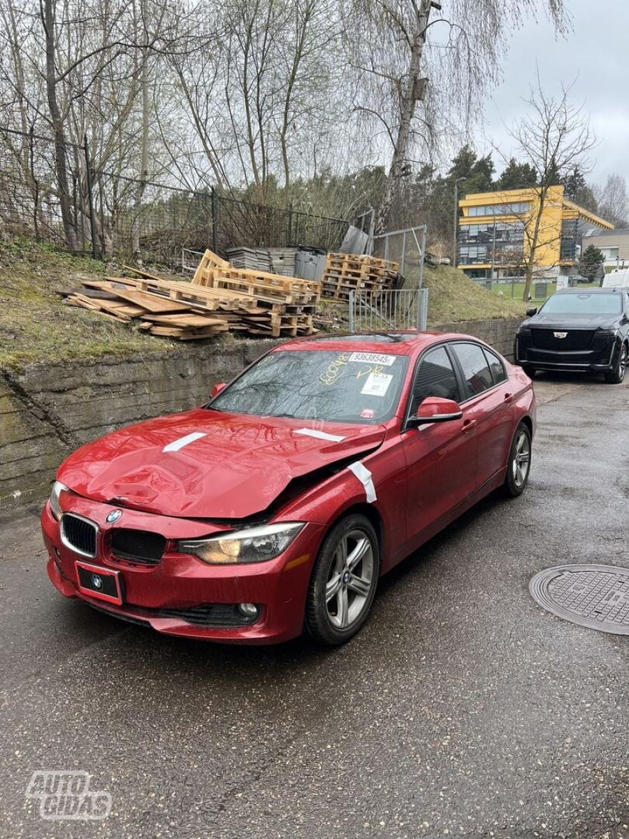 Red BMW 328 2013 in Vilnius, with an engine capacity of 2.00 L and mileage of 154 thousand km for 5950 €, photo 9 on AUTOMOTO.COM.LV