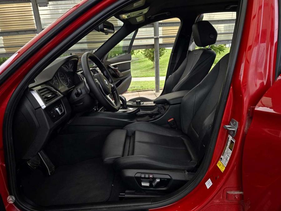 Red BMW 328 2016 in Radviliskis, with an engine capacity of 2.00 L and mileage of 195 thousand km for 12700 €, photo 22 on AUTOMOTO.COM.LV