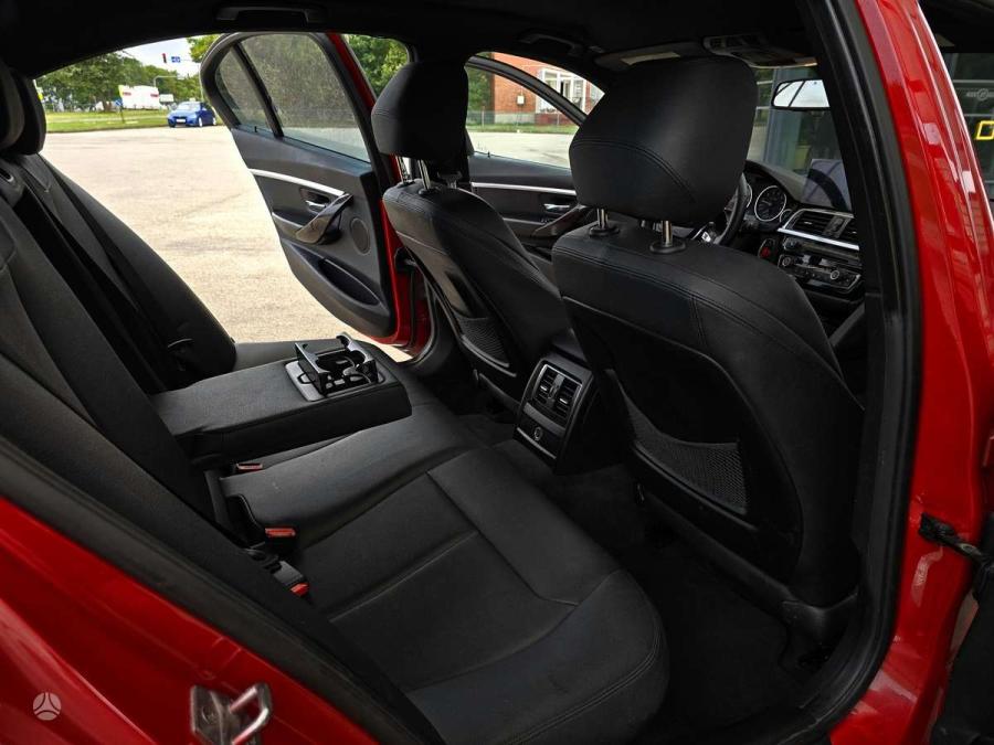 Red BMW 328 2016 in Radviliskis, with an engine capacity of 2.00 L and mileage of 195 thousand km for 12700 €, photo 25 on AUTOMOTO.COM.LV