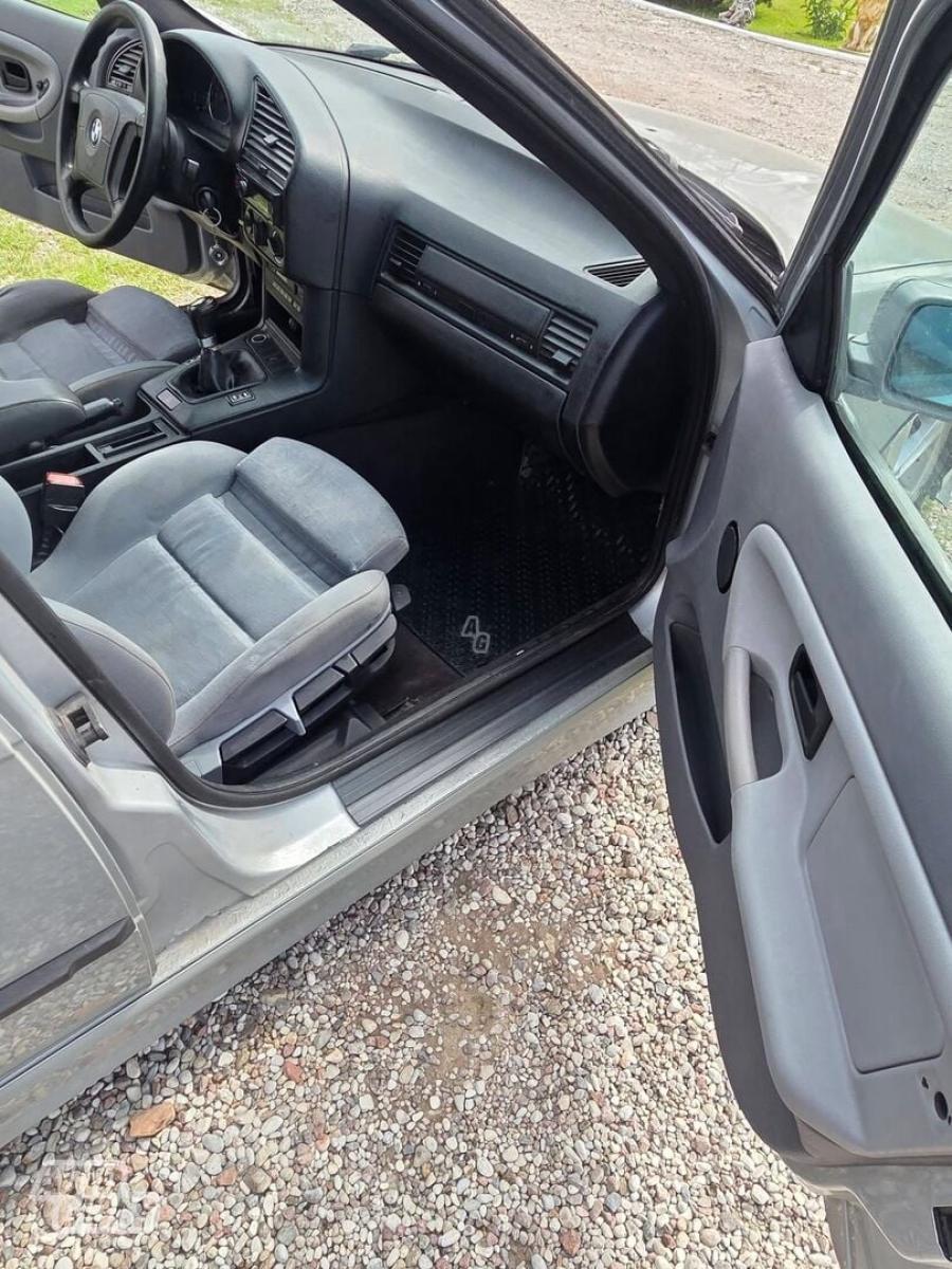 BMW 328 1996 in Vilnius, with an engine capacity of 2.80 L and mileage of 280 thousand km for 3200 €, photo 7 on AUTOMOTO.COM.LV