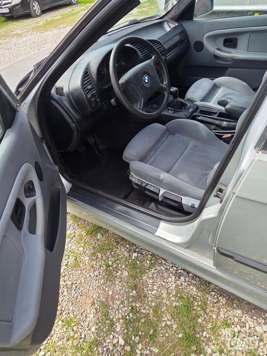 BMW 328 1996 in Vilnius, with an engine capacity of 2.80 L and mileage of 280 thousand km for 3200 €, photo 8 on AUTOMOTO.COM.LV