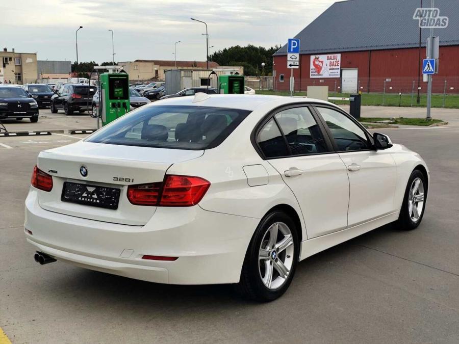 BMW 328 2013 in Siauliai, with an engine capacity of 2.00 L and mileage of 249 thousand km for 7700 €, photo 6 on AUTOMOTO.COM.LV