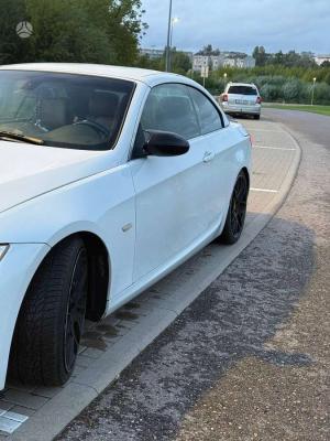White BMW 328 2009 in Vilnius, with an engine capacity of 3.00 L and mileage of 136 thousand km for 9999 €, photo 4 on AUTOMOTO.COM.LV