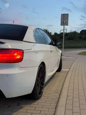 White BMW 328 2009 in Vilnius, with an engine capacity of 3.00 L and mileage of 136 thousand km for 9999 €, photo 6 on AUTOMOTO.COM.LV