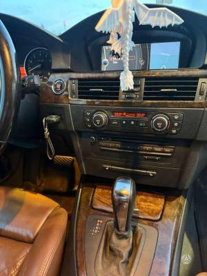 White BMW 328 2009 in Vilnius, with an engine capacity of 3.00 L and mileage of 136 thousand km for 9999 €, photo 11 on AUTOMOTO.COM.LV