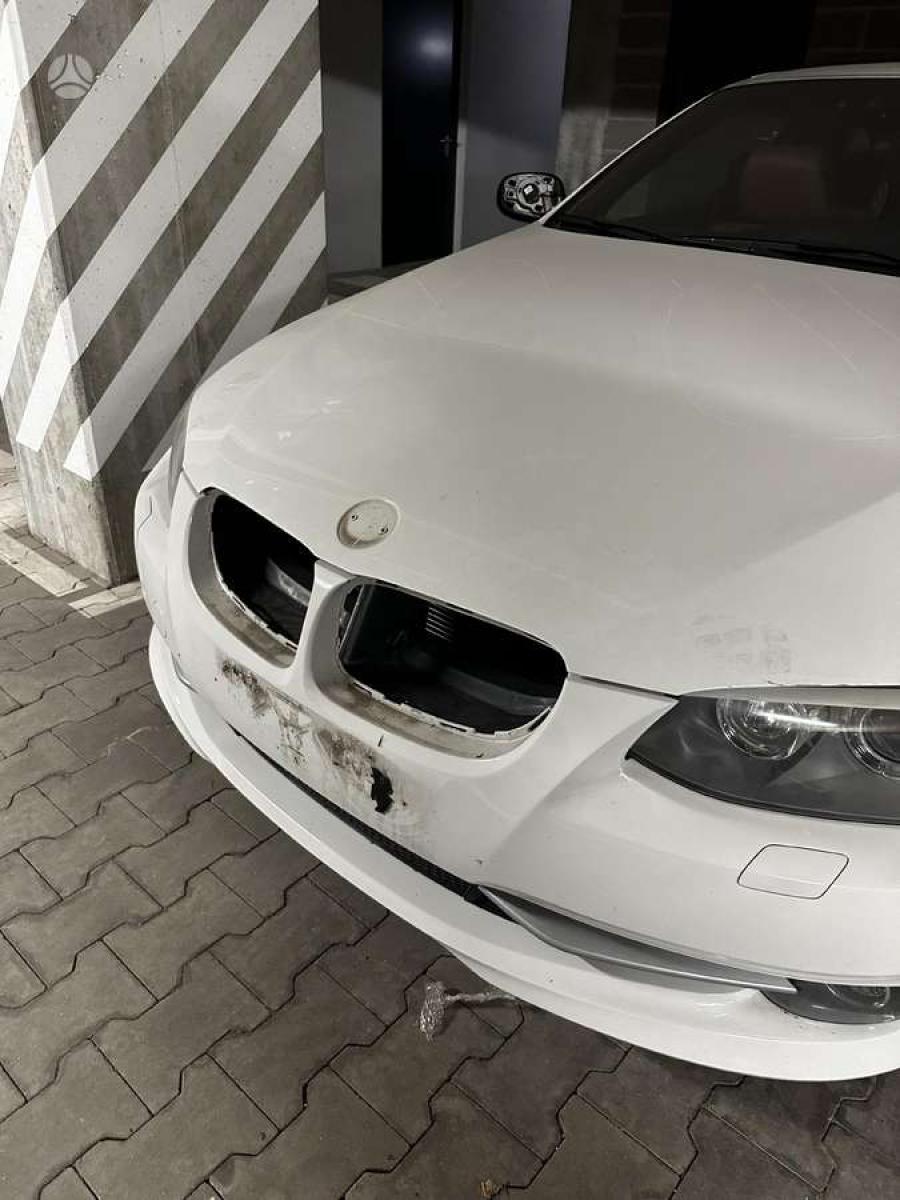 White BMW 328 2011 in Kaunas, with an engine capacity of 3.00 L and mileage of 178 thousand km for 4200 €, photo 2 on AUTOMOTO.COM.LV