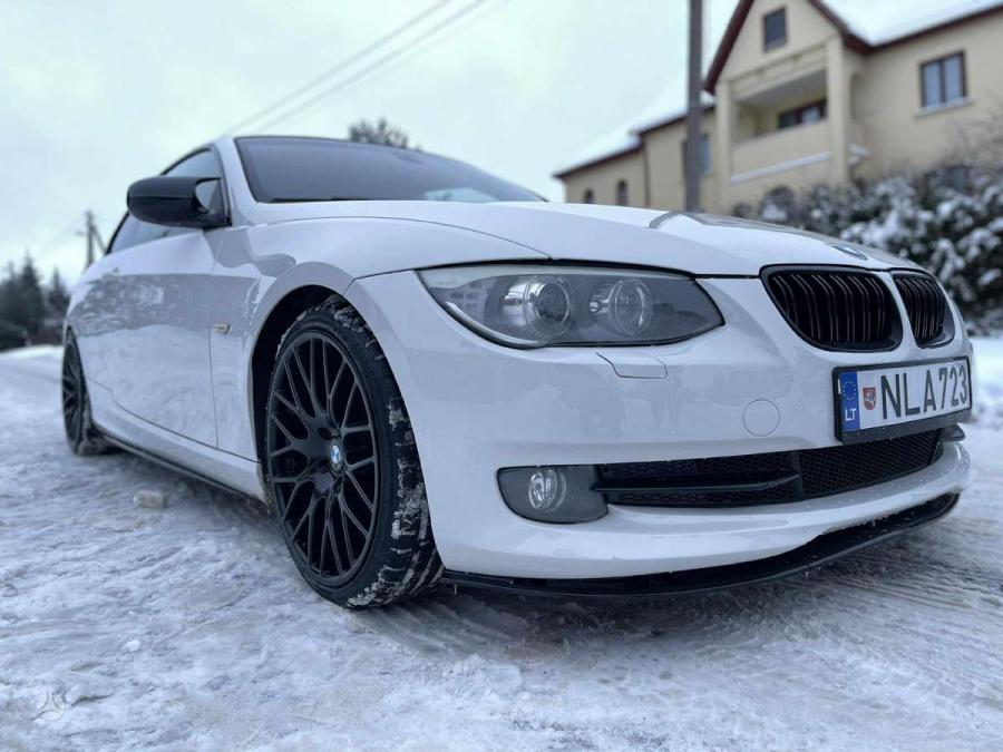 White BMW 328 2013 in Vilnius, with an engine capacity of 3.00 L and mileage of 170 thousand km for 8450 €, photo 17 on AUTOMOTO.COM.LV