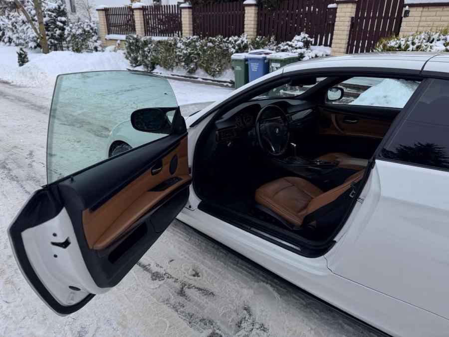 White BMW 328 2013 in Vilnius, with an engine capacity of 3.00 L and mileage of 170 thousand km for 8450 €, photo 21 on AUTOMOTO.COM.LV