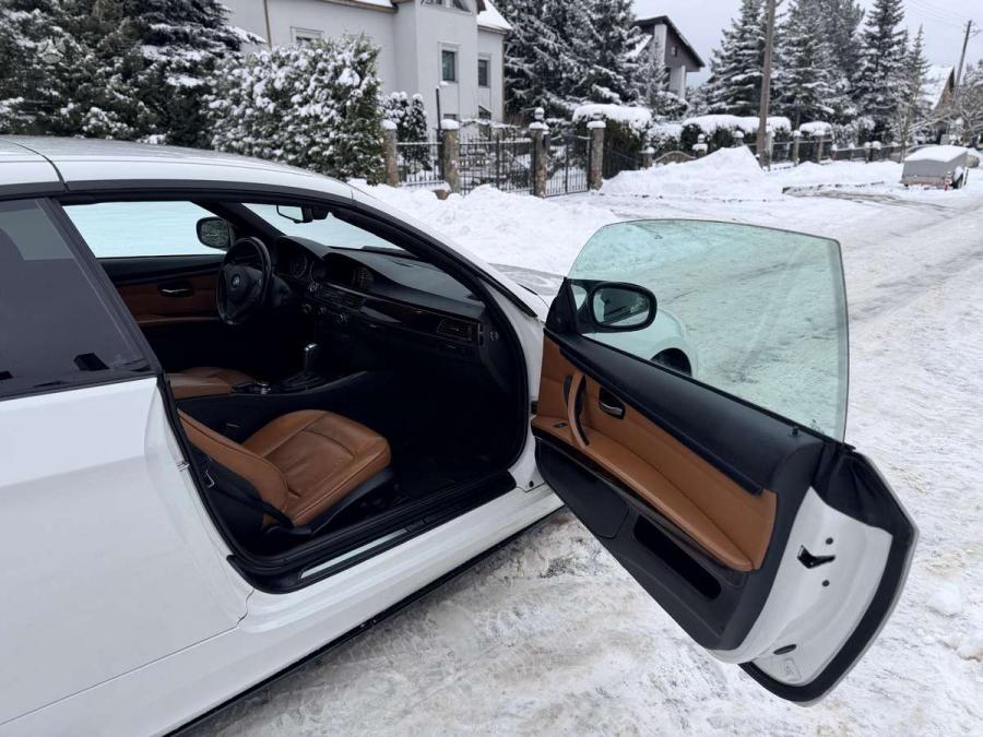 White BMW 328 2013 in Vilnius, with an engine capacity of 3.00 L and mileage of 170 thousand km for 8450 €, photo 25 on AUTOMOTO.COM.LV