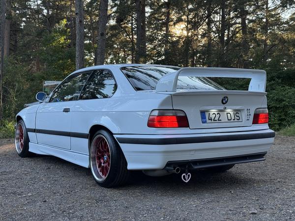 Balts BMW 328 1994 Tallina, ar dzinēja tilpumu 2.80 L un nobraukumu 287 tūkst. km par 8000 €, foto 3 vietnē AUTOMOTO.COM.LV