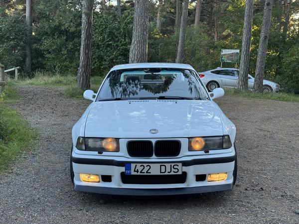 Balts BMW 328 1994 Tallina, ar dzinēja tilpumu 2.80 L un nobraukumu 287 tūkst. km par 8000 €, foto 4 vietnē AUTOMOTO.COM.LV