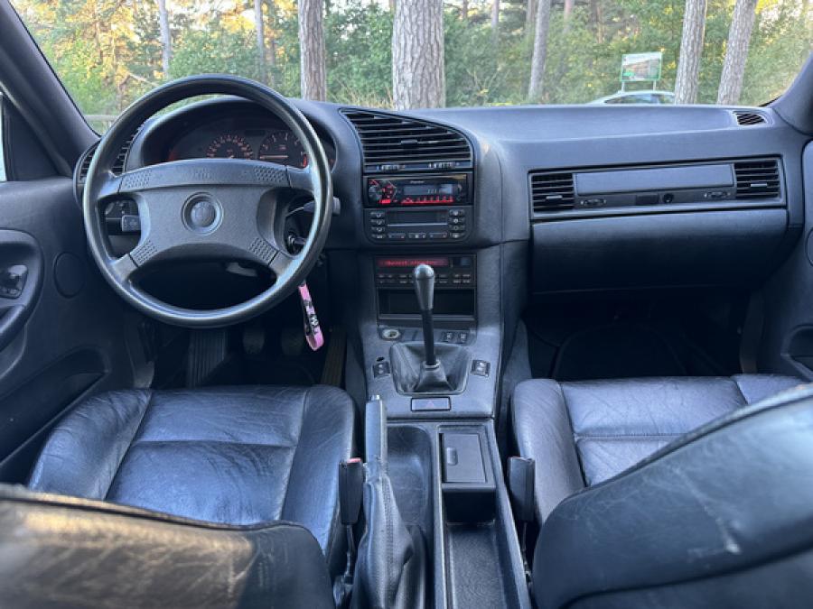 Balts BMW 328 1994 Tallina, ar dzinēja tilpumu 2.80 L un nobraukumu 287 tūkst. km par 8000 €, foto 11 vietnē AUTOMOTO.COM.LV