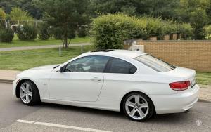 White BMW 328 2008 in Vilnius, with an engine capacity of 3.00 L and mileage of 246 thousand km for 5999 €, photo 4 on AUTOMOTO.COM.LV