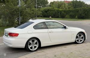 White BMW 328 2008 in Vilnius, with an engine capacity of 3.00 L and mileage of 246 thousand km for 5999 €, photo 8 on AUTOMOTO.COM.LV