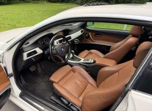 White BMW 328 2008 in Vilnius, with an engine capacity of 3.00 L and mileage of 246 thousand km for 5999 €, photo 13 on AUTOMOTO.COM.LV