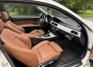 White BMW 328 2008 in Vilnius, with an engine capacity of 3.00 L and mileage of 246 thousand km for 5999 €, photo 17 on AUTOMOTO.COM.LV
