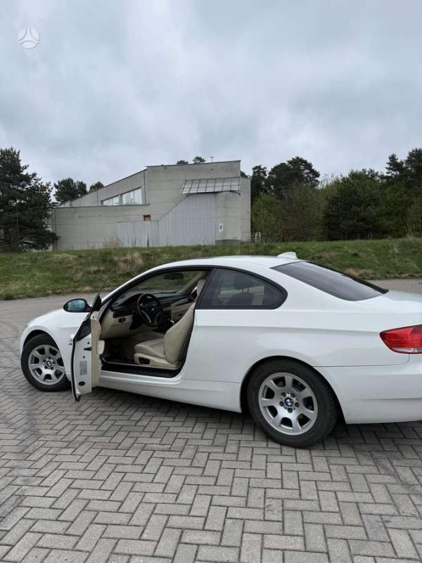 Balts BMW 328 2009 Viļņa, ar dzinēja tilpumu 3.00 L un nobraukumu 271 tūkst. km par 5600 €, foto 9 vietnē AUTOMOTO.COM.LV