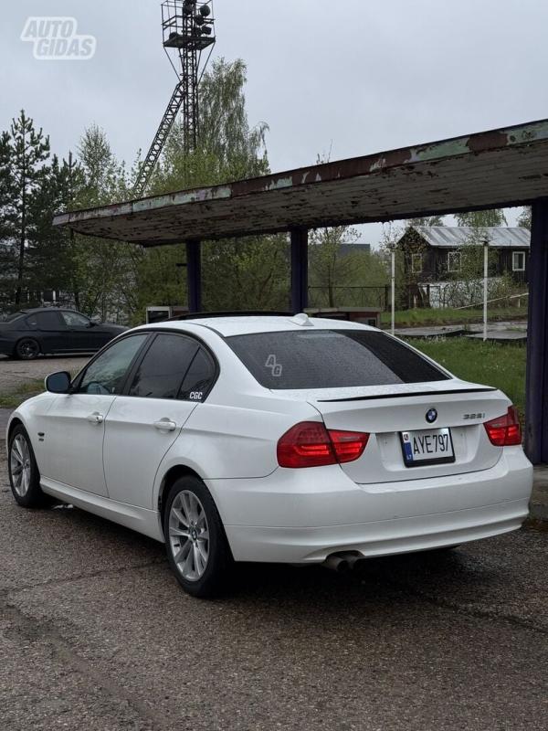 White BMW 328 2009 in Vilnius, with an engine capacity of 3.00 L and mileage of 274 thousand km for 5600 €, photo 3 on AUTOMOTO.COM.LV