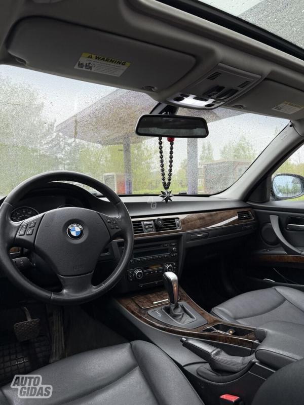 White BMW 328 2009 in Vilnius, with an engine capacity of 3.00 L and mileage of 274 thousand km for 5600 €, photo 8 on AUTOMOTO.COM.LV