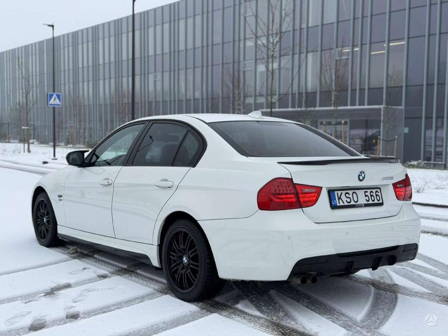White BMW 328 2011 in Vilnius, with an engine capacity of 3.00 L and mileage of 205 thousand km for 5500 €, photo 6 on AUTOMOTO.COM.LV