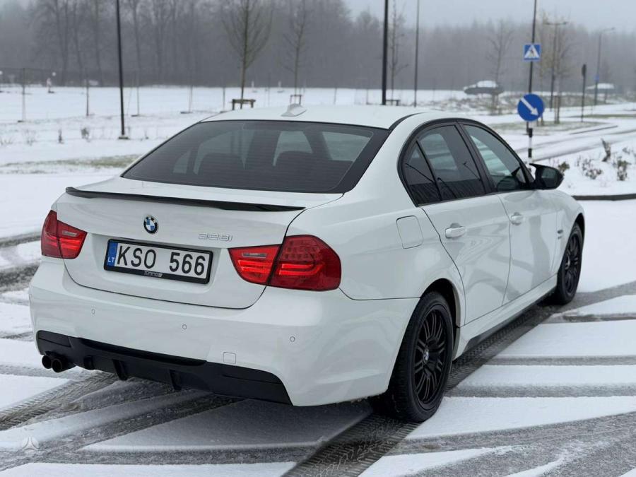 White BMW 328 2011 in Vilnius, with an engine capacity of 3.00 L and mileage of 205 thousand km for 5500 €, photo 9 on AUTOMOTO.COM.LV