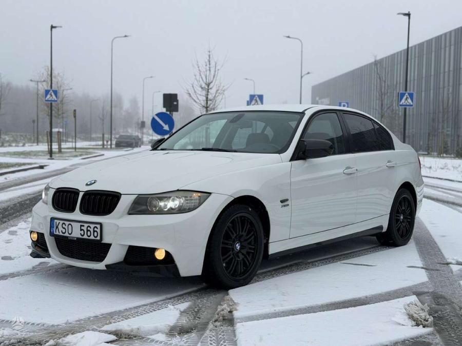 White BMW 328 2011 in Vilnius, with an engine capacity of 3.00 L and mileage of 205 thousand km for 5250 €, photo 8 on AUTOMOTO.COM.LV
