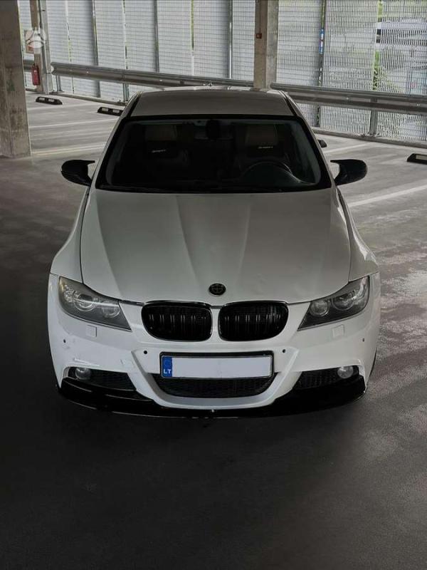 White BMW 328 2011 in Vilnius, with an engine capacity of 3.00 L and mileage of 224 thousand km for 6680 €, photo 2 on AUTOMOTO.COM.LV