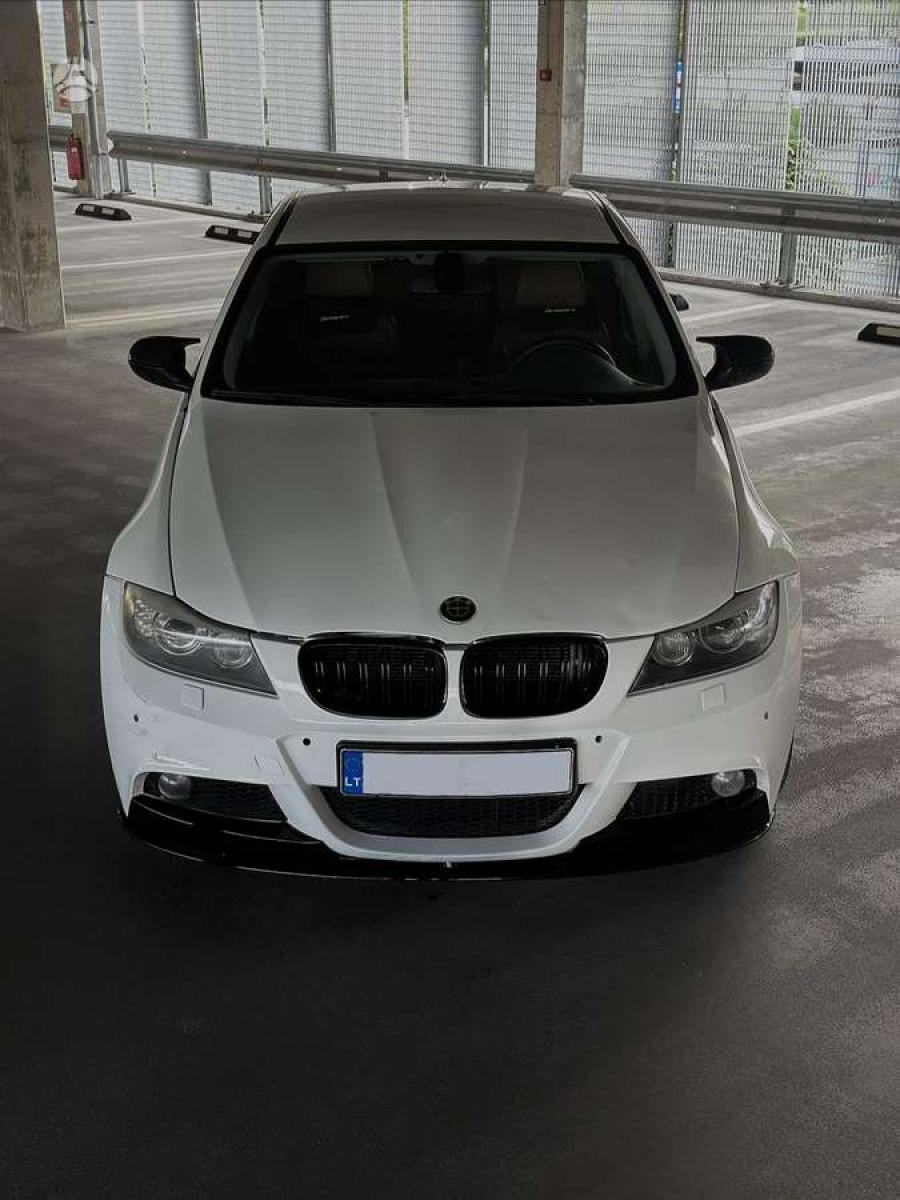White BMW 328 2011 in Vilnius, with an engine capacity of 3.00 L and mileage of 224 thousand km for 6680 €, photo 3 on AUTOMOTO.COM.LV