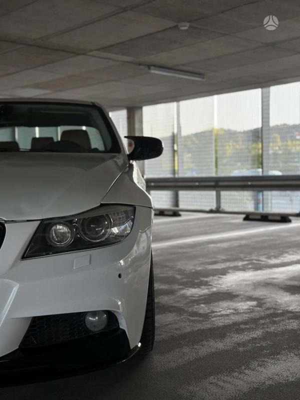 White BMW 328 2011 in Vilnius, with an engine capacity of 3.00 L and mileage of 224 thousand km for 6680 €, photo 3 on AUTOMOTO.COM.LV