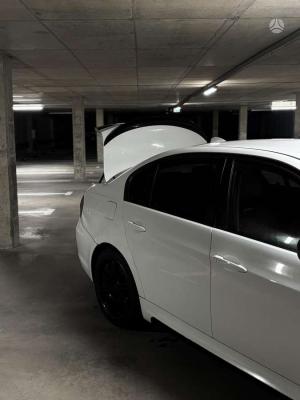 White BMW 328 2011 in Vilnius, with an engine capacity of 3.00 L and mileage of 224 thousand km for 6680 €, photo 7 on AUTOMOTO.COM.LV