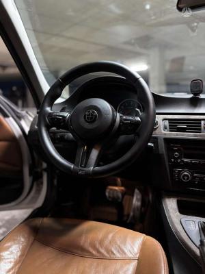 White BMW 328 2011 in Vilnius, with an engine capacity of 3.00 L and mileage of 224 thousand km for 6680 €, photo 12 on AUTOMOTO.COM.LV