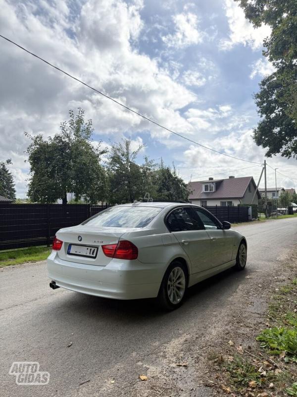 BMW 328 2011 KlaipÄda vietnÄ Balts BMW 328 2011 KlaipÄda, ar dzinÄja tilpumu 3.00 L un nobraukumu 149 tÅ«kst. km par 5000 ā¬, foto 7 vietnÄ AUTOMOTO.COM.LV