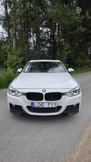 White BMW 328 2012 in Vilnius, with an engine capacity of 2.00 L and mileage of 208 thousand km for 8833 €, photo 4 on AUTOMOTO.COM.LV