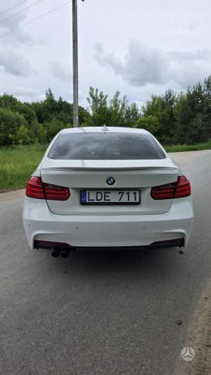 White BMW 328 2012 in Vilnius, with an engine capacity of 2.00 L and mileage of 208 thousand km for 8833 €, photo 8 on AUTOMOTO.COM.LV