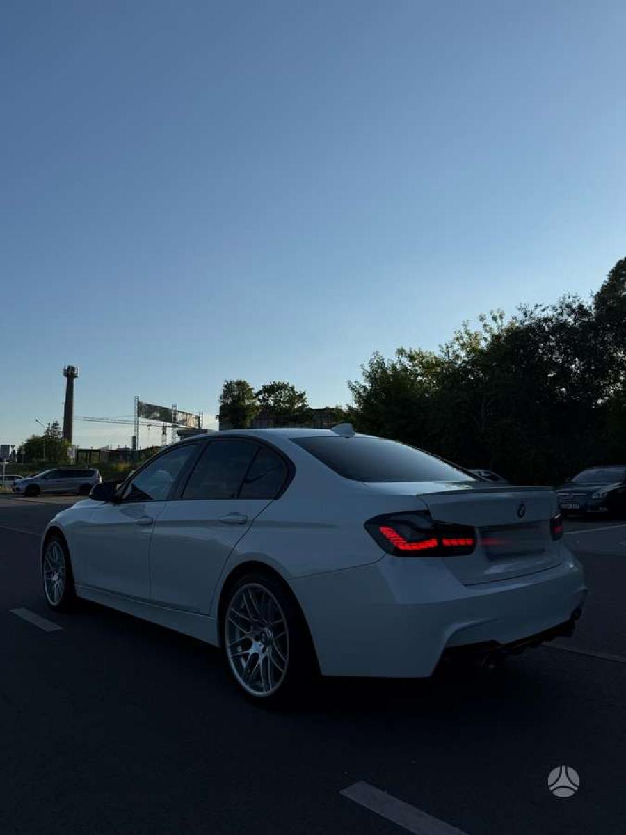 White BMW 328 2012 in Klaipeda, with an engine capacity of 2.00 L and mileage of 171 thousand km for 12800 €, photo 10 on AUTOMOTO.COM.LV