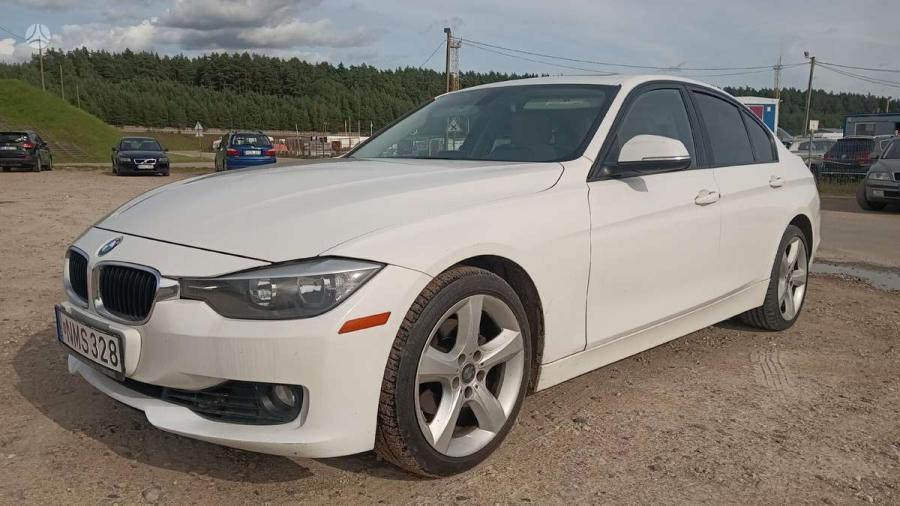 White BMW 328 2013 in Vilnius, with an engine capacity of 2.00 L and mileage of 192 thousand km for 10350 €, photo 4 on AUTOMOTO.COM.LV