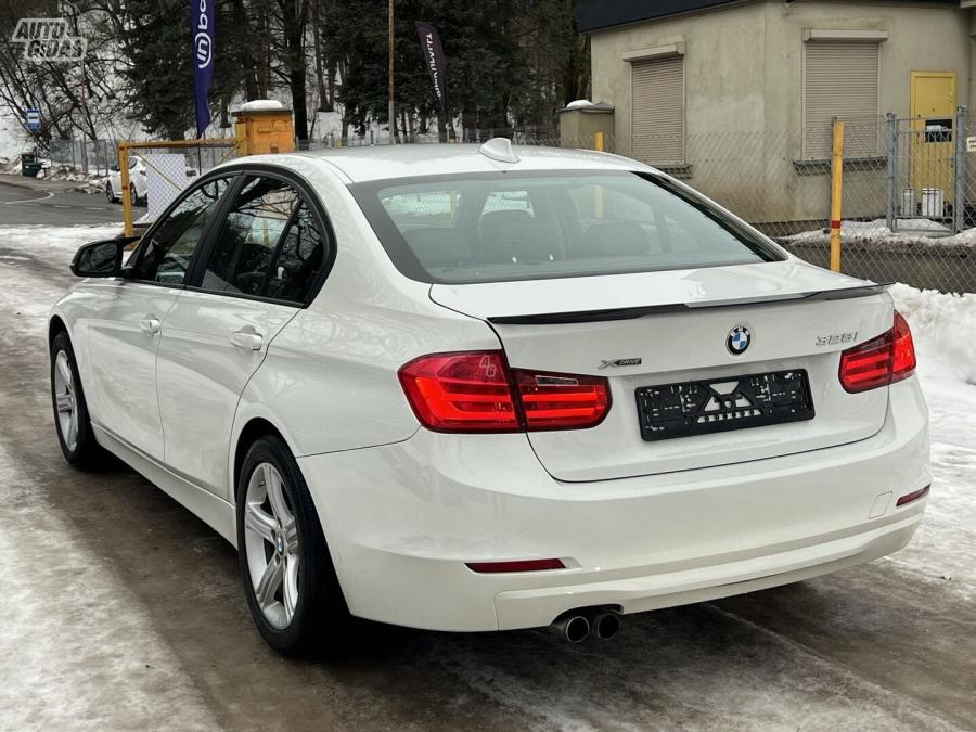 Balts BMW 328 2013 Viļņa, ar dzinēja tilpumu 2.00 L un nobraukumu 222 tūkst. km par 9000 €, foto 2 vietnē AUTOMOTO.COM.LV