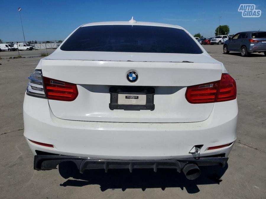 White BMW 328 2013 in Klaipeda, with an engine capacity of 2.00 L and mileage of 149 thousand km for 4250 €, photo 7 on AUTOMOTO.COM.LV