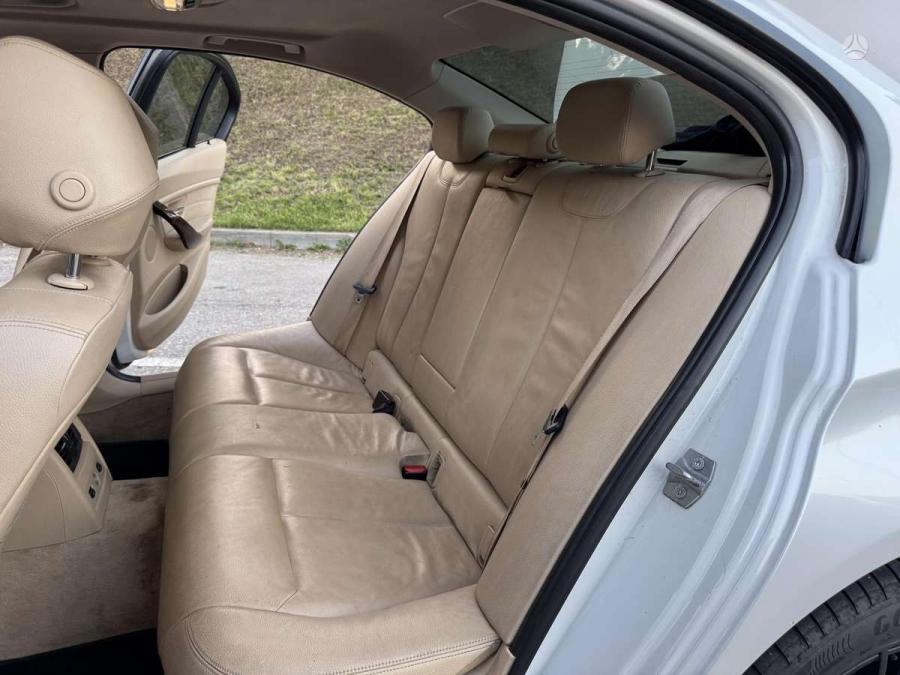 Balts BMW 328 2013 Jonava, ar dzinēja tilpumu 2.00 L un nobraukumu 224 tūkst. km par 8499 €, foto 17 vietnē AUTOMOTO.COM.LV