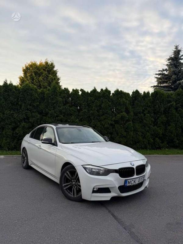 White BMW 328 2013 in Vilnius, with an engine capacity of 2.00 L and mileage of 229 thousand km for 8000 €, photo 1 on AUTOMOTO.COM.LV