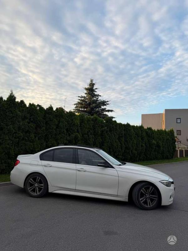 White BMW 328 2013 in Vilnius, with an engine capacity of 2.00 L and mileage of 229 thousand km for 8000 €, photo 2 on AUTOMOTO.COM.LV