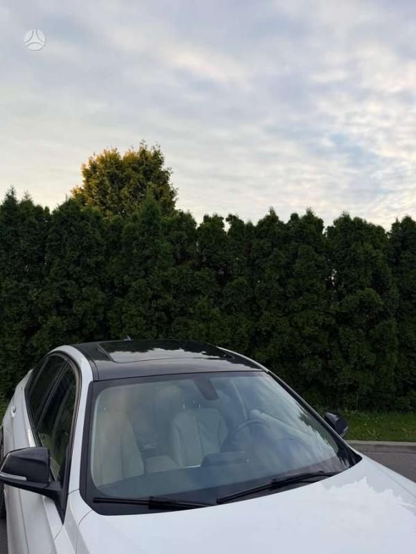 White BMW 328 2013 in Vilnius, with an engine capacity of 2.00 L and mileage of 229 thousand km for 8000 €, photo 3 on AUTOMOTO.COM.LV