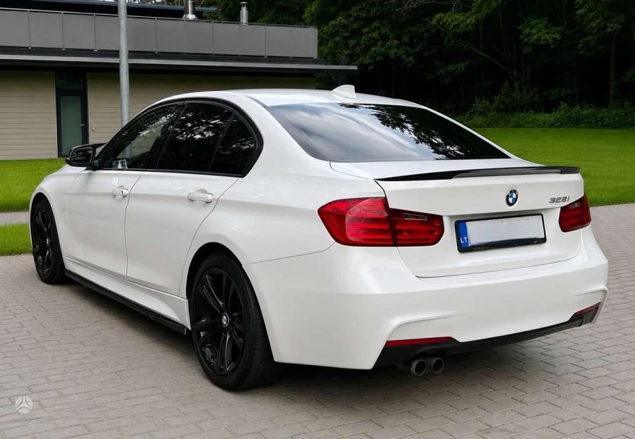 White BMW 328 2013 in Vilnius, with an engine capacity of 2.00 L and mileage of 250 thousand km for 10300 €, photo 5 on AUTOMOTO.COM.LV