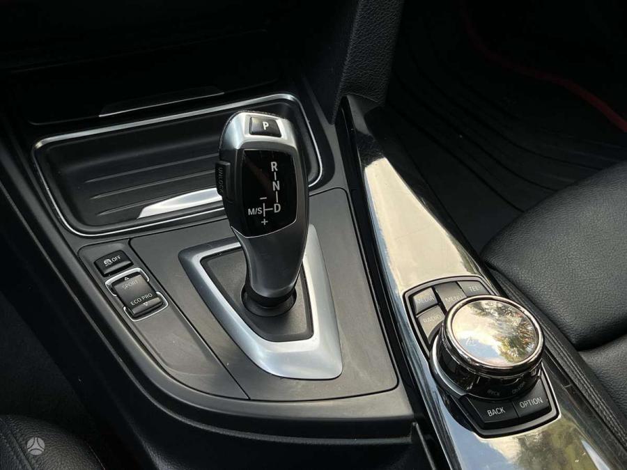 White BMW 328 2013 in Vilnius, with an engine capacity of 2.00 L and mileage of 250 thousand km for 10300 €, photo 16 on AUTOMOTO.COM.LV