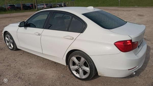 White BMW 328 2014 in Vilnius, with an engine capacity of 2.00 L and mileage of 192 thousand km for 10750 €, photo 8 on AUTOMOTO.COM.LV